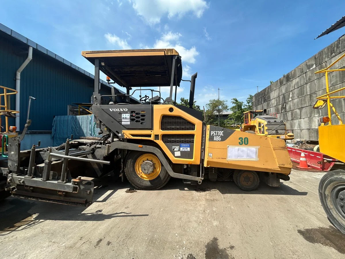 Volvo Asphalt Paver P5770C ABG | Road Paving Equipment | SurplusLoop